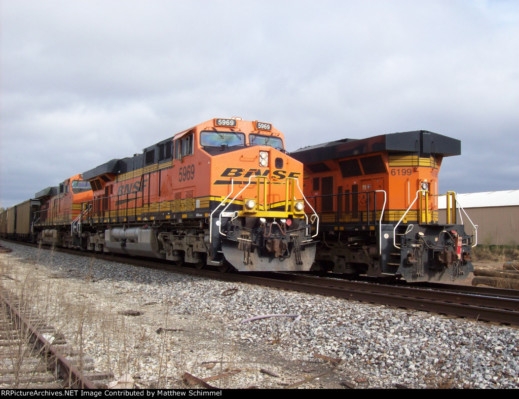 BNSF 5969 & 6199